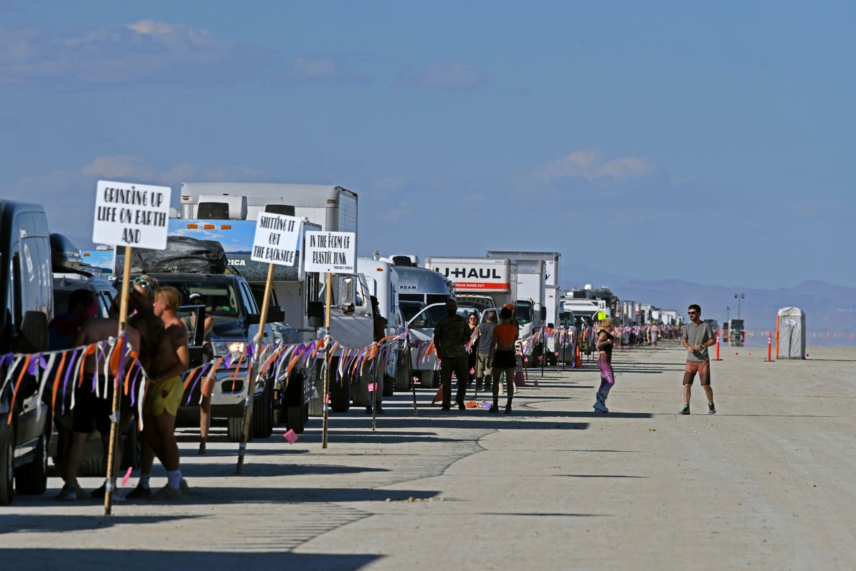Burning Man 2023 aftermath: Attendees share ordeal with urine bottles ...