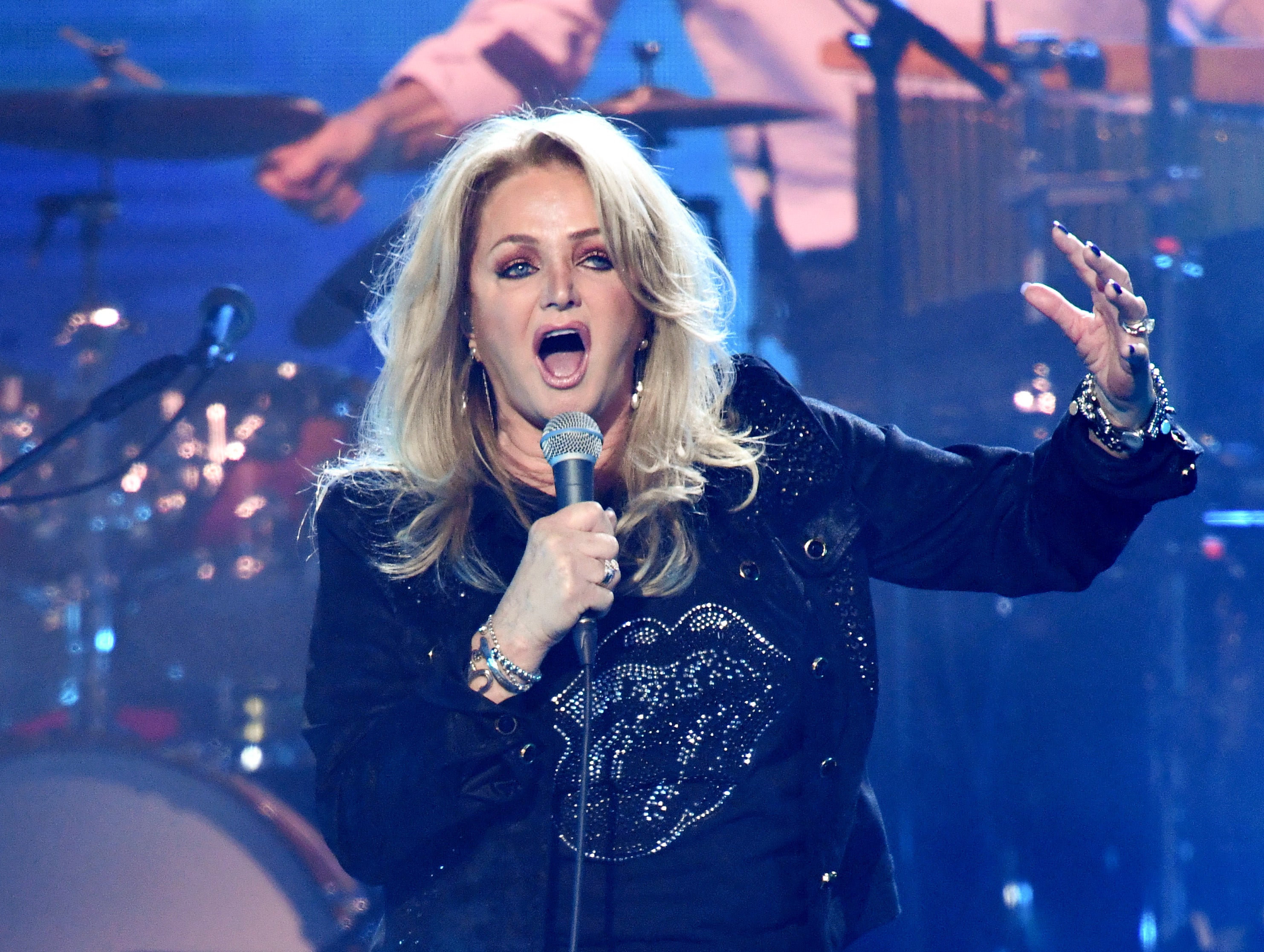 Bonnie Tyler in induced coma after emergency intestinal surgery | The ...