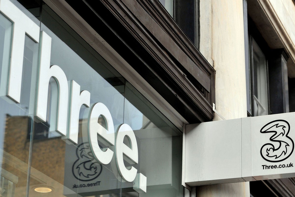 Three network down - as it happened: Latest news as mobile provider ...